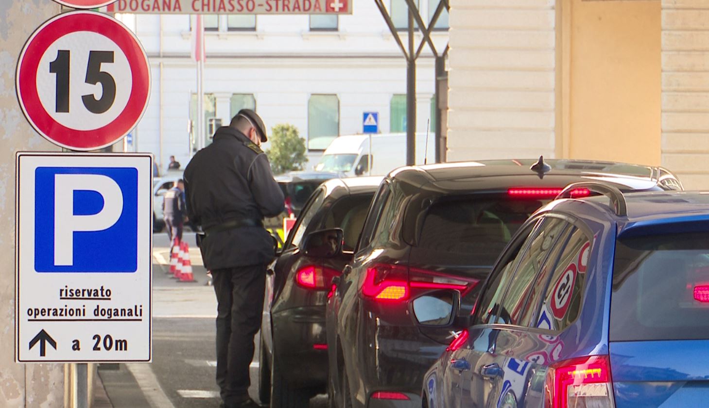 Le richieste del Ticino: più controlli alle frontiere e chiusura dei ... Le richieste del Ticino: più controlli alle frontiere e chiusura dei ...