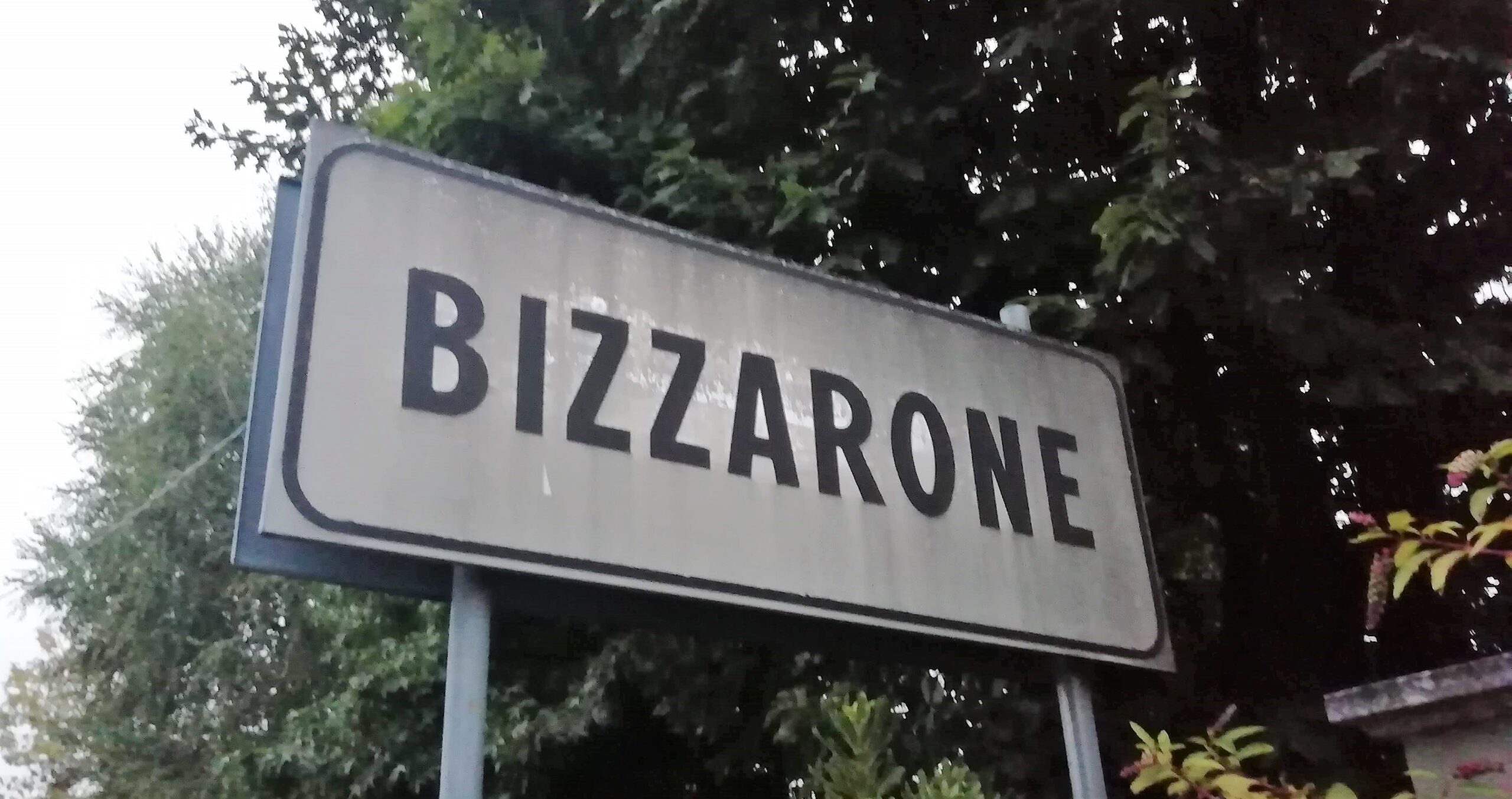 Rapina in villa a Bizzarone, imprenditore picchiato da tre banditi ...