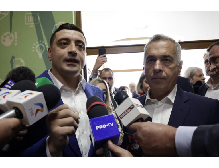 Simion torna al seggio con Georgescu, 'decidano solo i romeni ...
