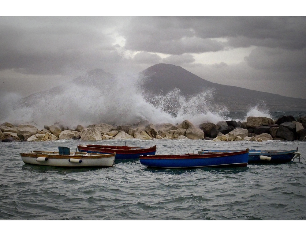 Vento forte e mare agitato, Ischia e Procida sono isolate – EspansioneTv