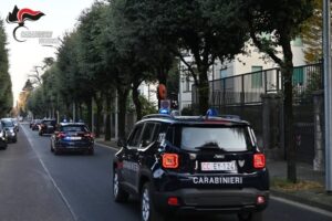 Via il braccialetto e va dalla ex, arrestato due volte in poche ore ...