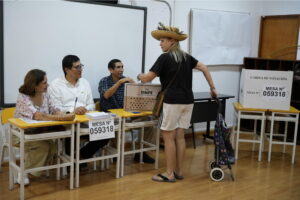 Exit poll, in Perù testa a testa tra Fujimori e Sanchez - EspansioneTv