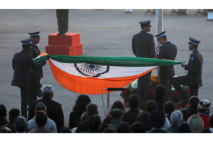 India, rimosse a Delhi 500 mega bandiere nazionali per forti venti ...