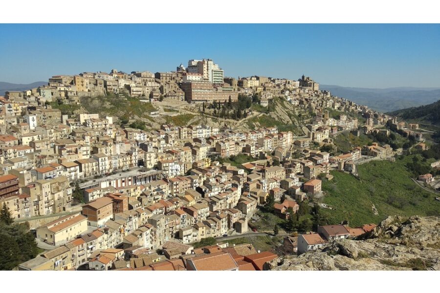 Uccise la moglie in strada nell'Ennese, condannato all'ergastolo ...